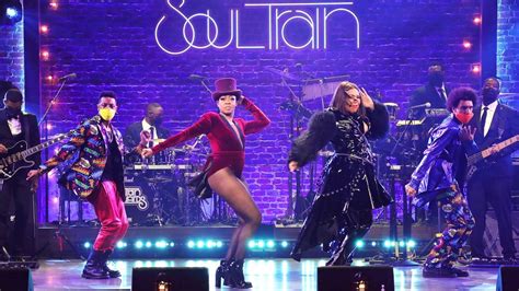 Soul Train Music Awards 2025 N Emily Carrglyn