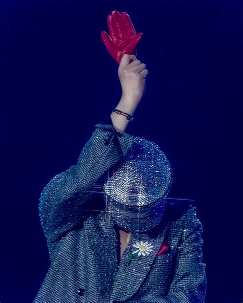 “찬란함과 자유를 동시에”…지드래곤 대만 앙코르→압도적 퍼포먼스의 미학 권태원 기자 톱스타뉴스 엔터 셀럽