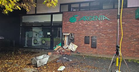 Plofkraak Bij Argenta In Tollembeek Veel Schade Maar Geen Buit