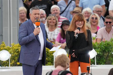 „fernsehgarten Zuschauer Lästern über Auftritt Von Katja Ebstein „das War Ihr Jetzt Wohl Peinlich