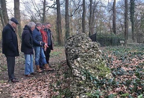 Informatiepaneel Wordt Onthuld Op De Westberg In Wageningen