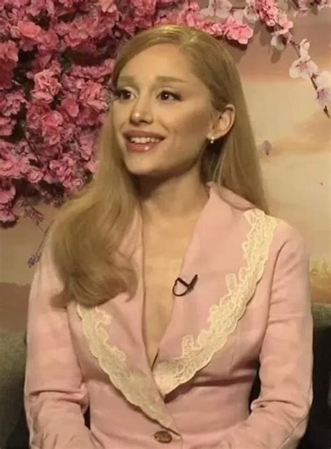 Ariana Grande Se Met En Retrait Pression Publique Et Harcèlement Sur