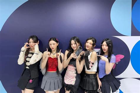 K Pop Girl Group Newjeans Debut Atop Billboard 200 Albums Chart Land 3
