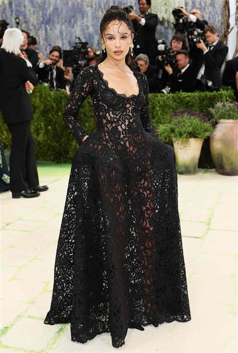 Zoë Kravitz Hides Engagement Ring At Met Gala 2026