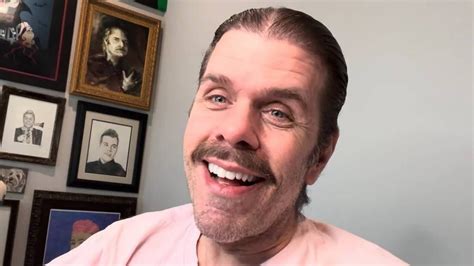 Perez Hilton Fará Cirurgia Após Se Mutilar Em Transmissão Ao Vivo
