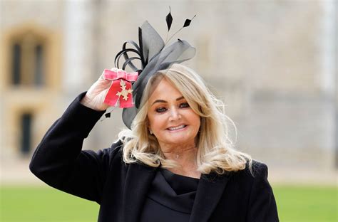 Bonnie Tyler ‘recuperating After Emergency Surgery