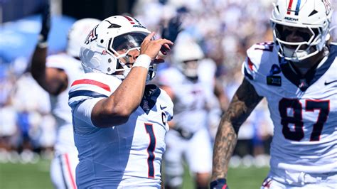 Noah Fifita Breaks Arizonas All Time Passing Mark Wildcats Roll Over