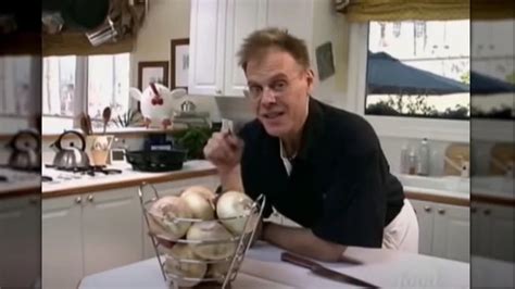 The Unhappy Side Of Alton Brown Viewers Dont See On Tv Yahoo Life Uk