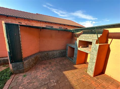 1 Bedroom Townhouse To Rent In Philip Nel Park By Remax
