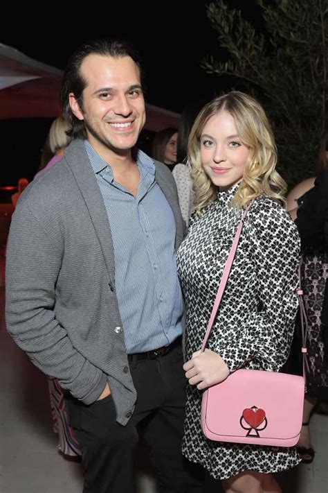 Sydney Sweeney And Fiance Jonathan Davinos Relationship Timeline Us