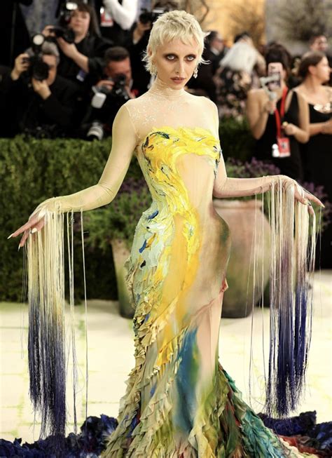 Dark Circles Took Over Met Gala 2026 And Beauty Fans Cannot Stop