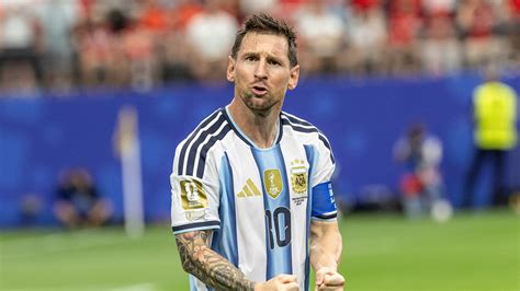 Lionel Messi Statue Roasted For Suggestive Placement Of World Cup Trophy