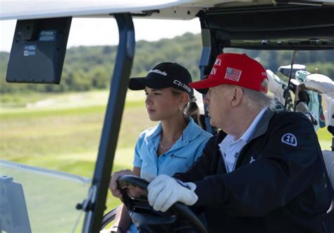 할아버지 찬스 아마추어 461위 트럼프 손녀 Lpga 데뷔한다