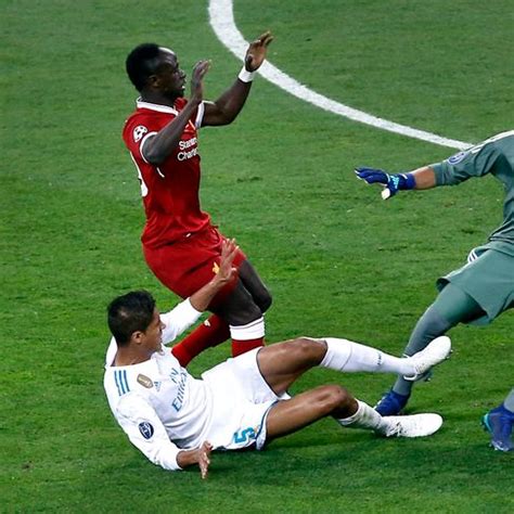 Loris Karius Hatte Gehirnerschütterung Im Finale Knockout In Der 49