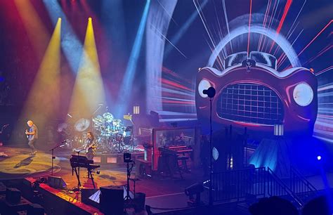 Concert Review Rush Returns To The Stage In Triumphant La Show