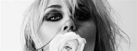 Agora é Oficial Miley Cyrus Anuncia Novo álbum Bass Persuades Para