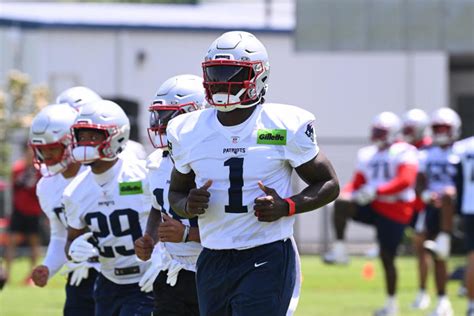 Patriots Aj Brown Cracks Espns Top 10 Wide Receiver Rankings