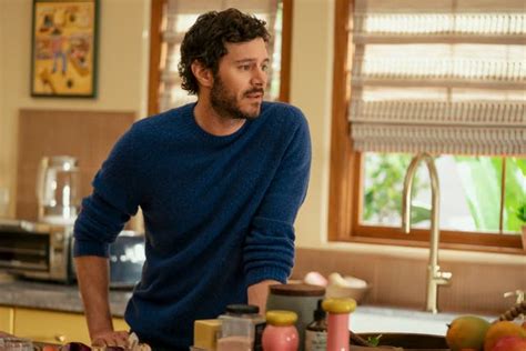Why Single Women In Their Thirties Think Noah In Nobody Wants This Is