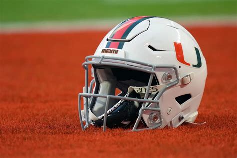 Miami Hurricanes Add Local Five Star Recruit To 2027 Class Yahoo Sports
