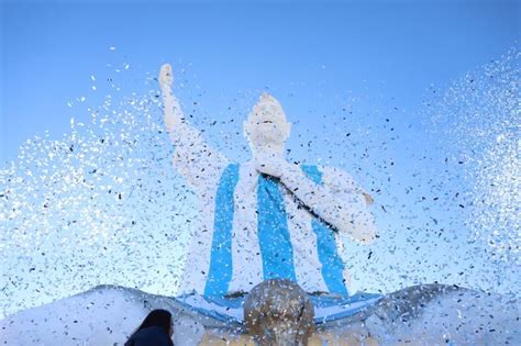 ¡messi Gigante En 21 Fotos Quedó Inaugurada La Estatua Más Grande Del