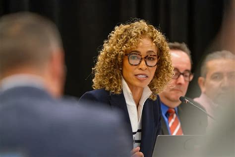 Sage Steele From Iu To Espn To Podcast Host Yahoo Sports