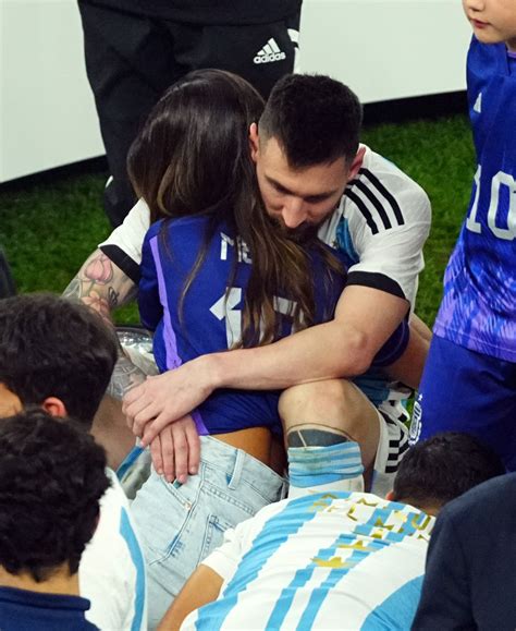 Lionel Messi Celebrates World Cup Win With Wife Sons Photos Us Weekly