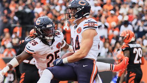 Chicago Bears 2026 Schedule Nfl Experts Predict Record