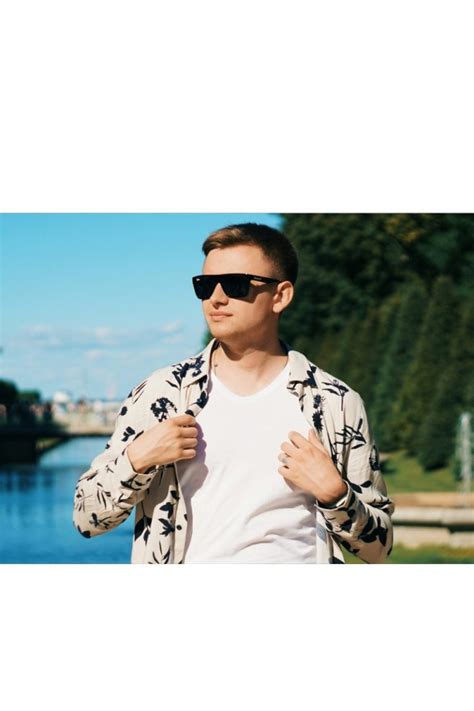16 Stylish Homecoming Outfits For Guys Thatll Turn Heads