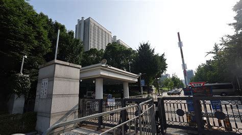 윤석열 재구속 갈림길 치열한 법리 공방 전망