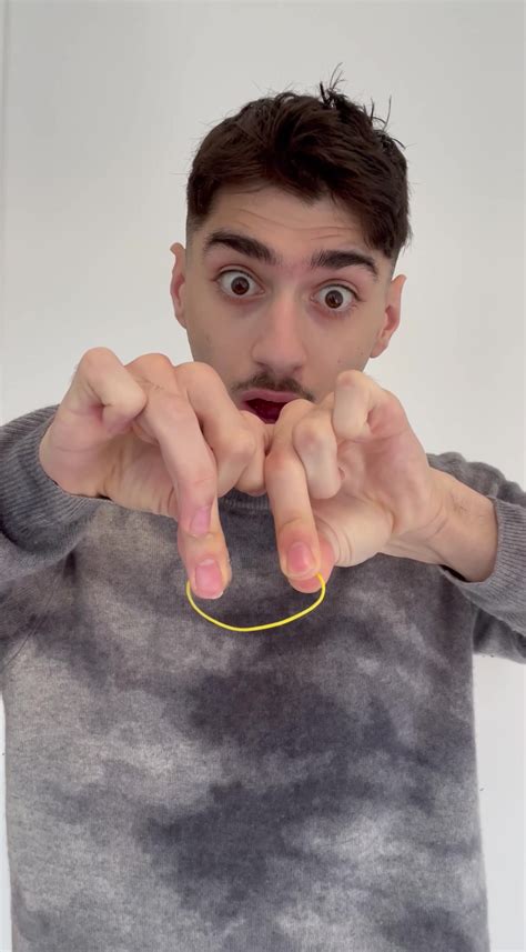 How To Do Magic Rubber Band Trick 😱🤯 Magic Tutorial Howto Learn