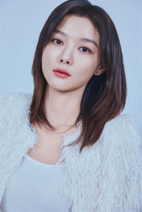 친애하는 X 김유정 웹툰 원작과 결말 같냐고요 쉽게 무너지지는 않죠 [mhn★인터뷰①]