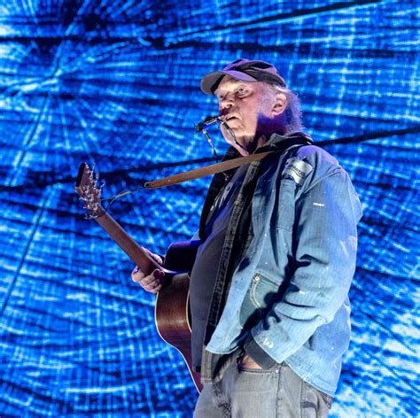 Neil Young Announces ‘coastal Live Album And World Tour