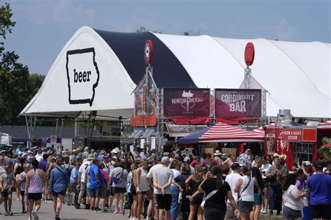 A Guide To Saturday At The Iowa State Fair Llama Limbo A Hypnotist