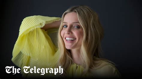 Annabelle Wallis Chris Martins New Girlfriend Is Not Just A Younger