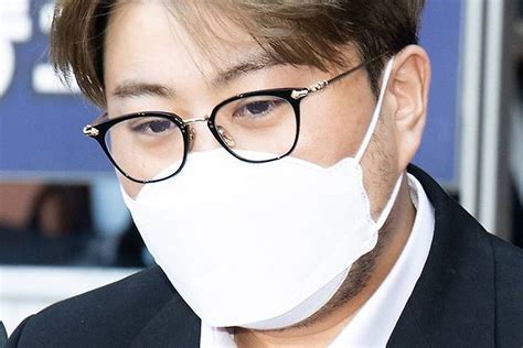 김호중 수감 중 형사 고발 뇌물 협박”