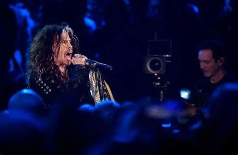Aerosmith Returns To Stage For Hollywood Bowl Comeback Newsbreak