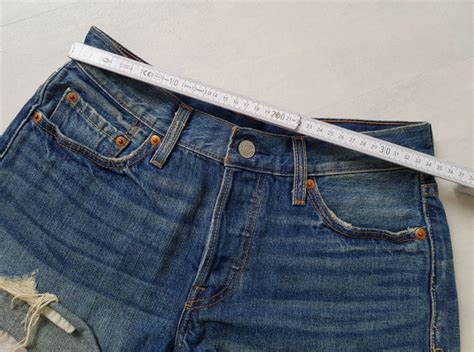 Damen Mädchen Jeans Hotpants Levis 501 W 25 Gr Xs S Shorts In Hessen Limburg Kleinanzeigende