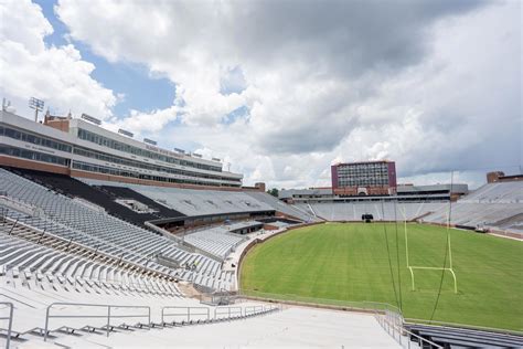 Florida State Seminoles Football Bringing Back Garnet Endzones At Doak