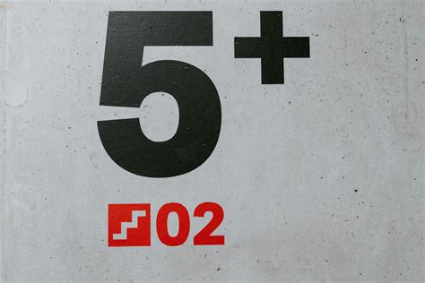 f1 logo 4k pictures download free images on unsplash