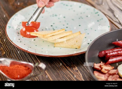 English Breakfast On Plate Cook Hi Res Stock Photography And Images Alamy