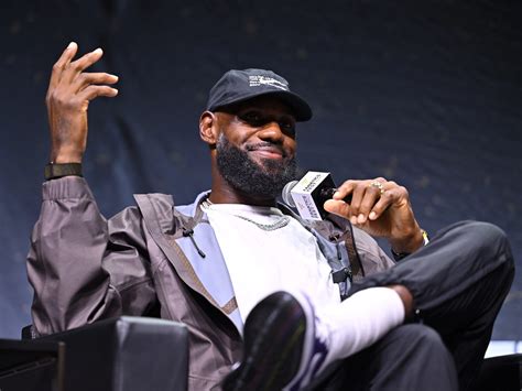 Lebron James 41 Says Athletes Shouldnt Retire Just Because Of Age