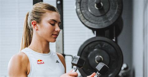How Tennis Star Iva Jovic Trains For Strength And Endurance