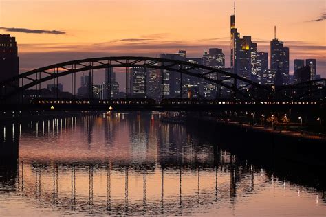 Euro Zone Businesses Perform Better Than Expected In February As