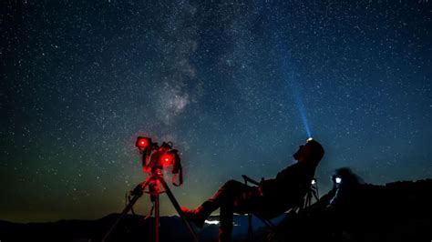 El Eclipse Solar Coincidirá Con Una Lluvia De Meteoritos Que Impactará