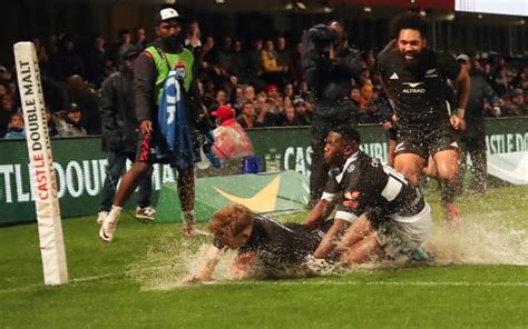 All Blacks Crush Sharks 54 0 In Eight Try Blitz Rnz