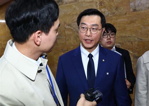 [단독]경찰 장경태 ‘성추행 의혹 당시 영상 확보… 張 “사실과 전혀 달라”