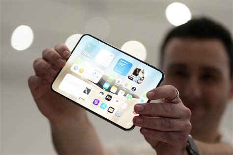 Apple Debuts Foldable Iphone Duo 5 Takeaways From Surprise And Shine