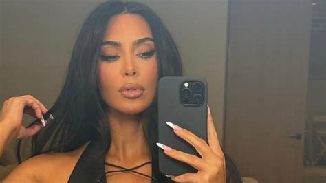 Kim Kardashian Goes Nude Covering Herself In Nothing But Flowers In