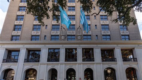 New Savannah Hotel Features A Rooftop Pool Bathhouse And Private Club