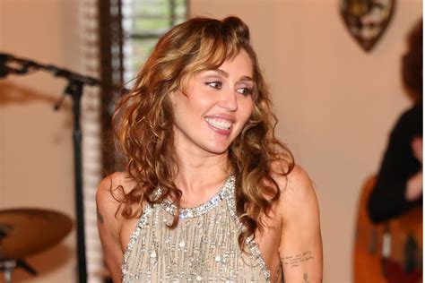 Miley Cyrus Clarifies The Reason Why She Wont Be Going On Tour Soon